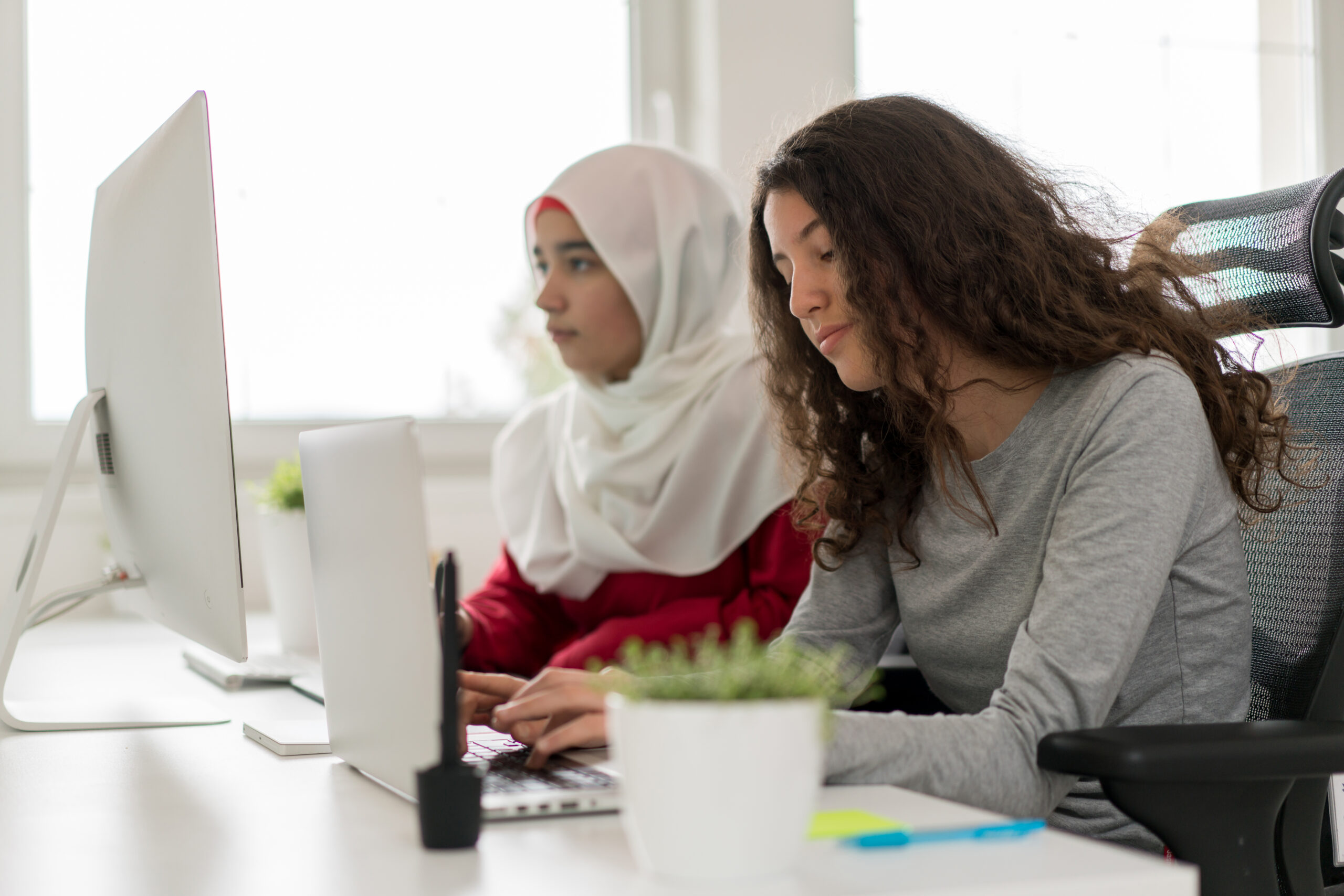 Reverse Image Search - MyDigitalWorld - Mena - English