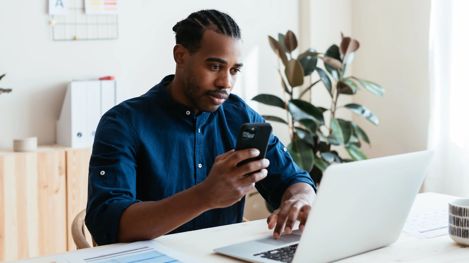 Shopping Safely Online - MyDigitalWorld - SSA - English